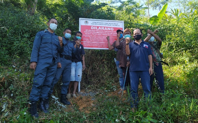 KLHK Tutup 54 Lubang Tambang Emas Ilegal di Hutan Adat Kasepuhan Cibarani | Celebesta